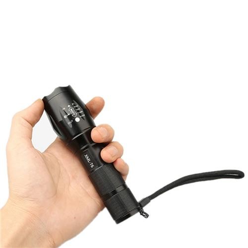 Z8 XM L T6 Zooming LED Flashlight