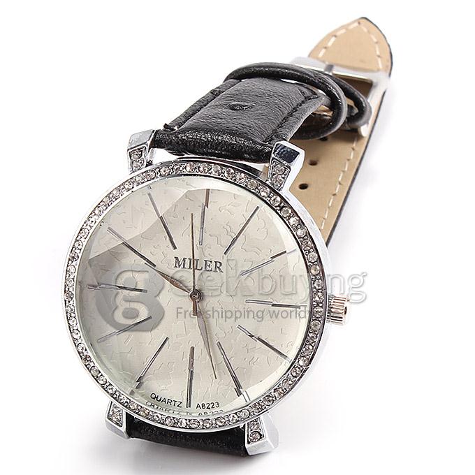 Unisex Salient Point Leather Analog Quartz Watch with Diamond
