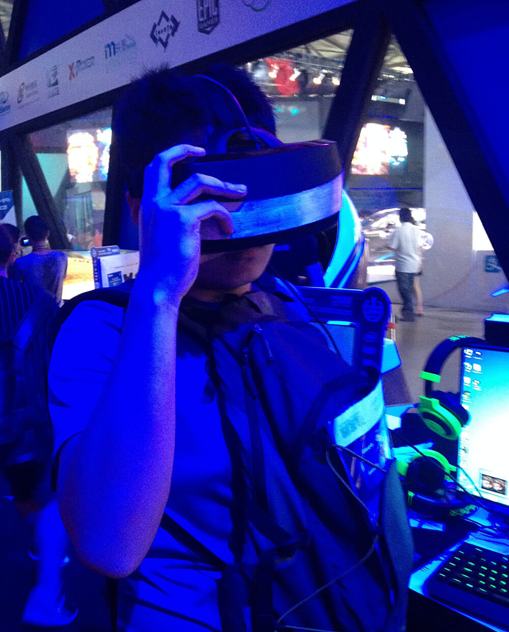 Immersive 3D Virtual Reality VR Headset 1920*1080 FOV108
