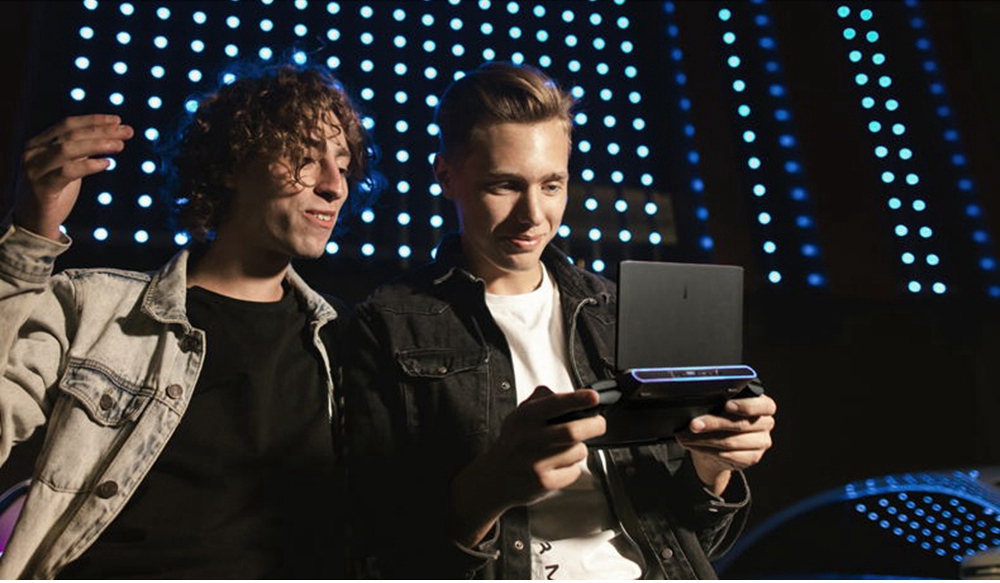 One Netbook OneGx1 Pro Gaming Laptop i7-1160G7 16GB 1TB Black