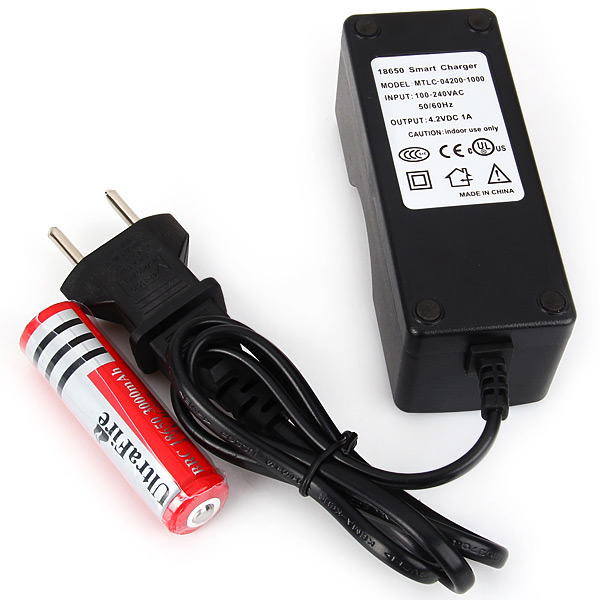 UltraFire 18650 3000mah 3.7V Lithium-ion Rechargeable Battery