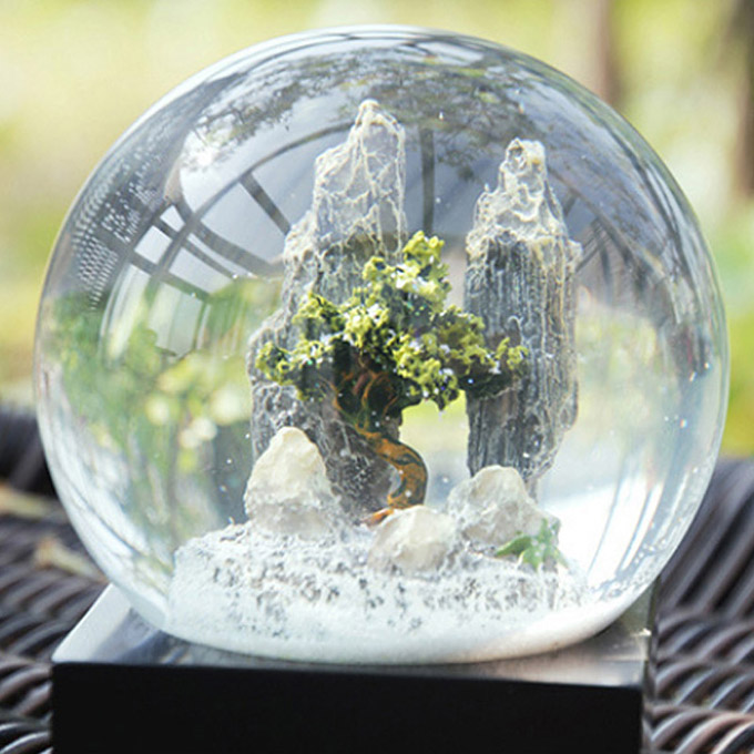 Creative Bramble Crystal Ball Snow Globe