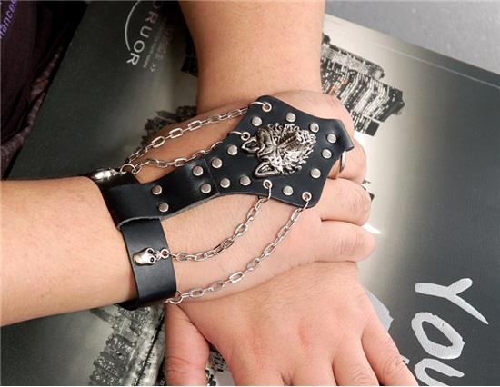 Punk Wolf Bracelet Cuff Black