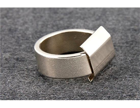 Magnetic Ring Silver