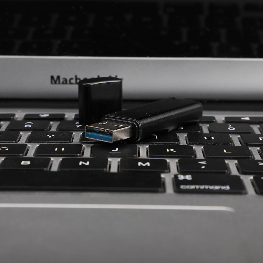 CW10211 USB Flash Disk 128GB Capacity Black