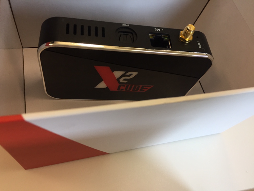 X2 CUBE Android TV BOX S905X2 2G/16G 2.4G+5G WIFI