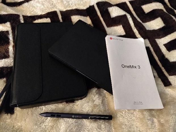 One Netbook One Mix 3 Pro Yoga Laptop + Stylus Pen + Protective Case