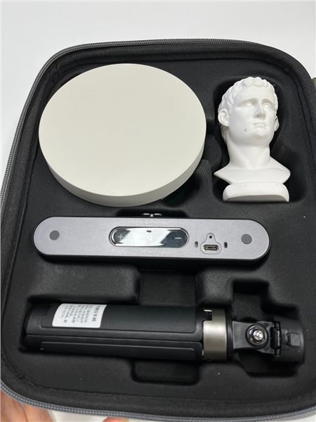 Revopoint POP 3 3D Scanner with Dual Axis Turntable