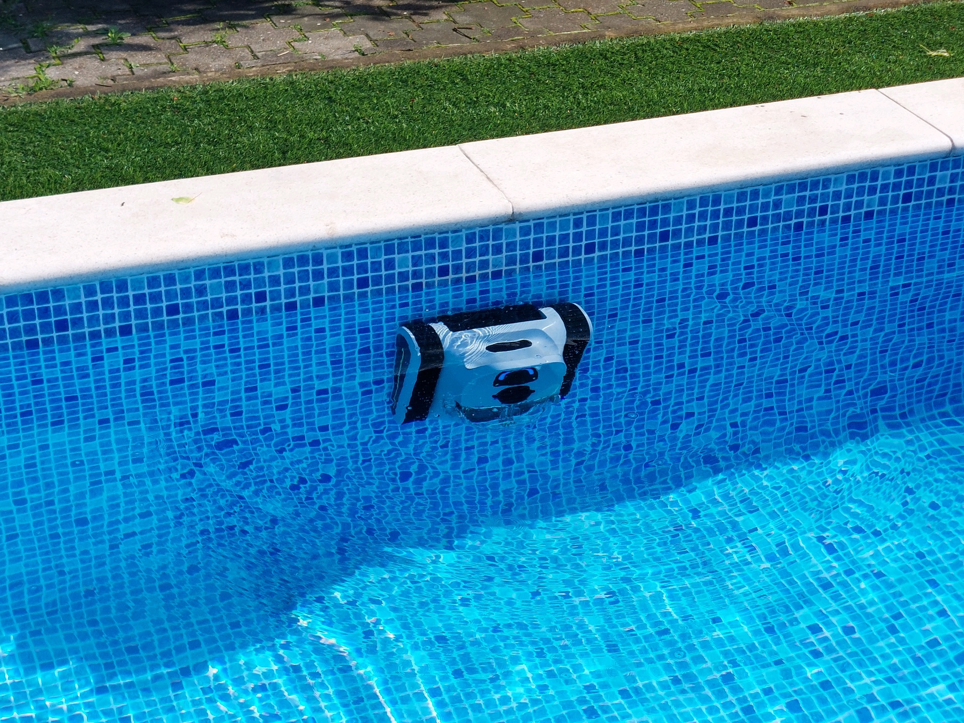 Seauto Crab Cordless Robotic Pool Cleaner