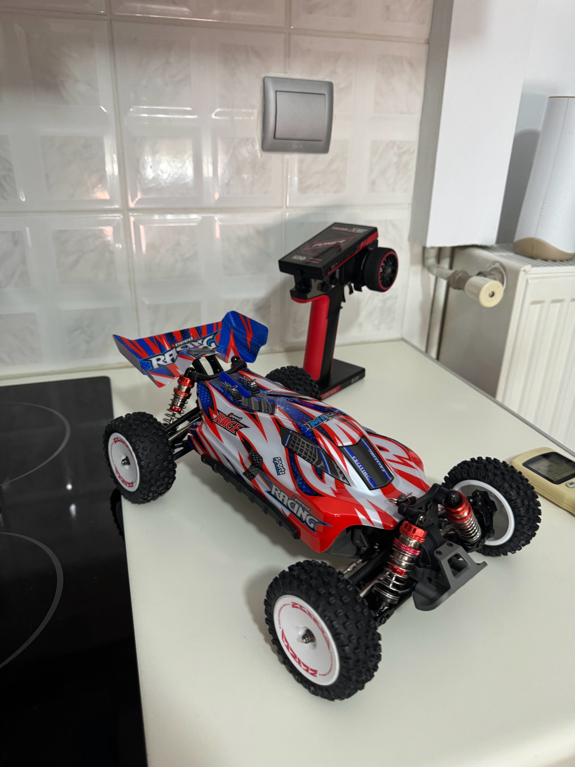 Wltoys 124008 RC Racing Car 60km/h 1300mAh 2 Batteries Wltoys 124008 RC Racing Car 60km/h 1300mAh 2 Batteries