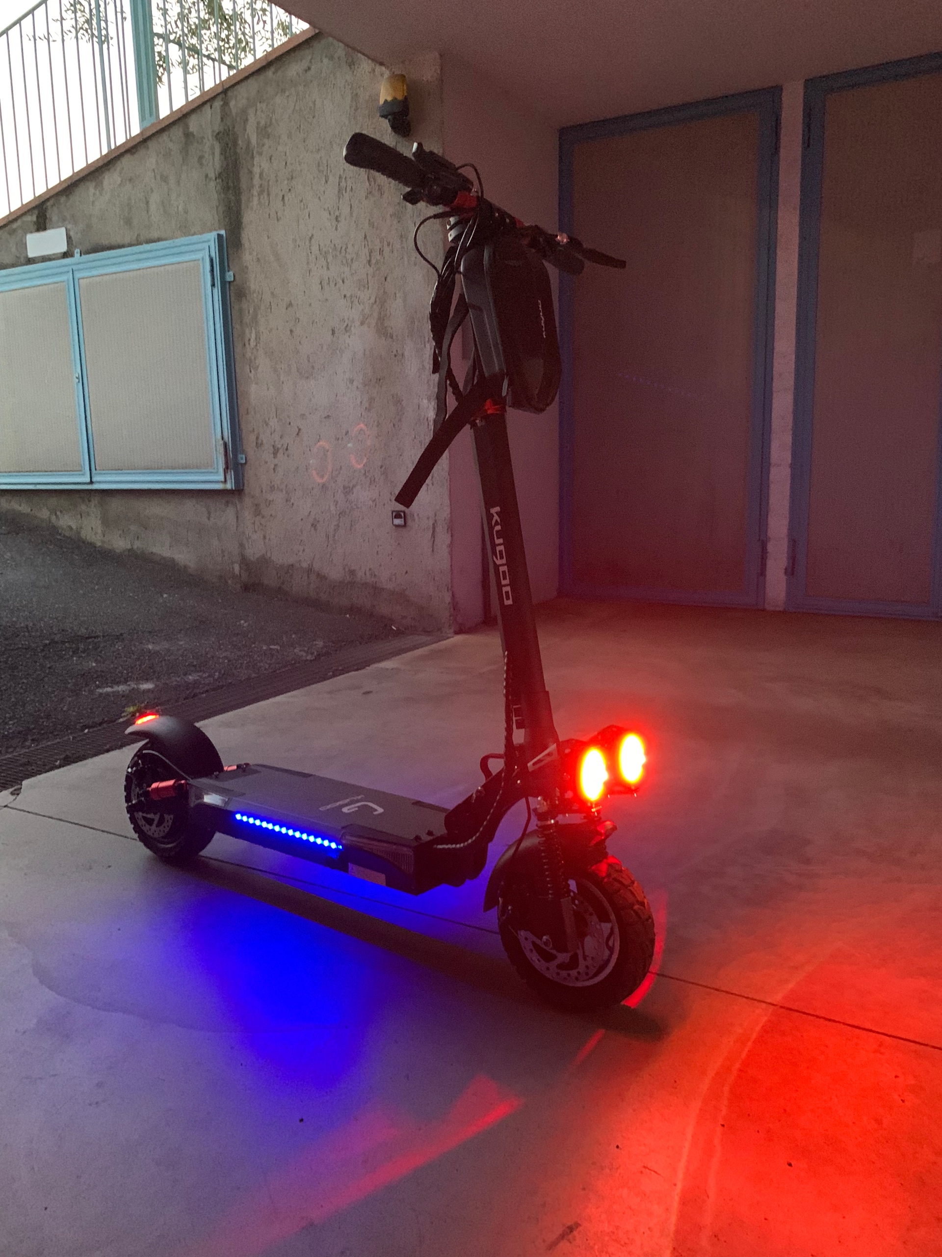 KUGOO M4 Pro Electric Scooter Off-road Tire 500W Motor