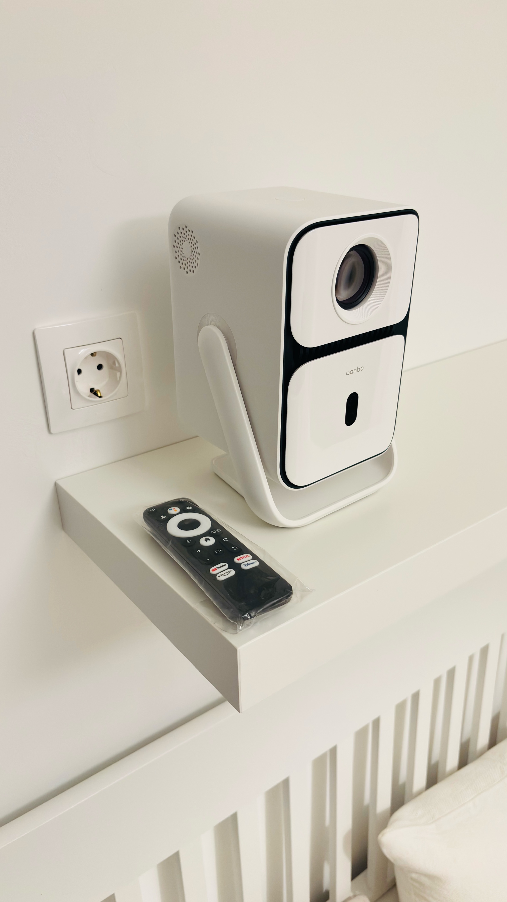 Wanbo T2 Ultra Gimbal Projector